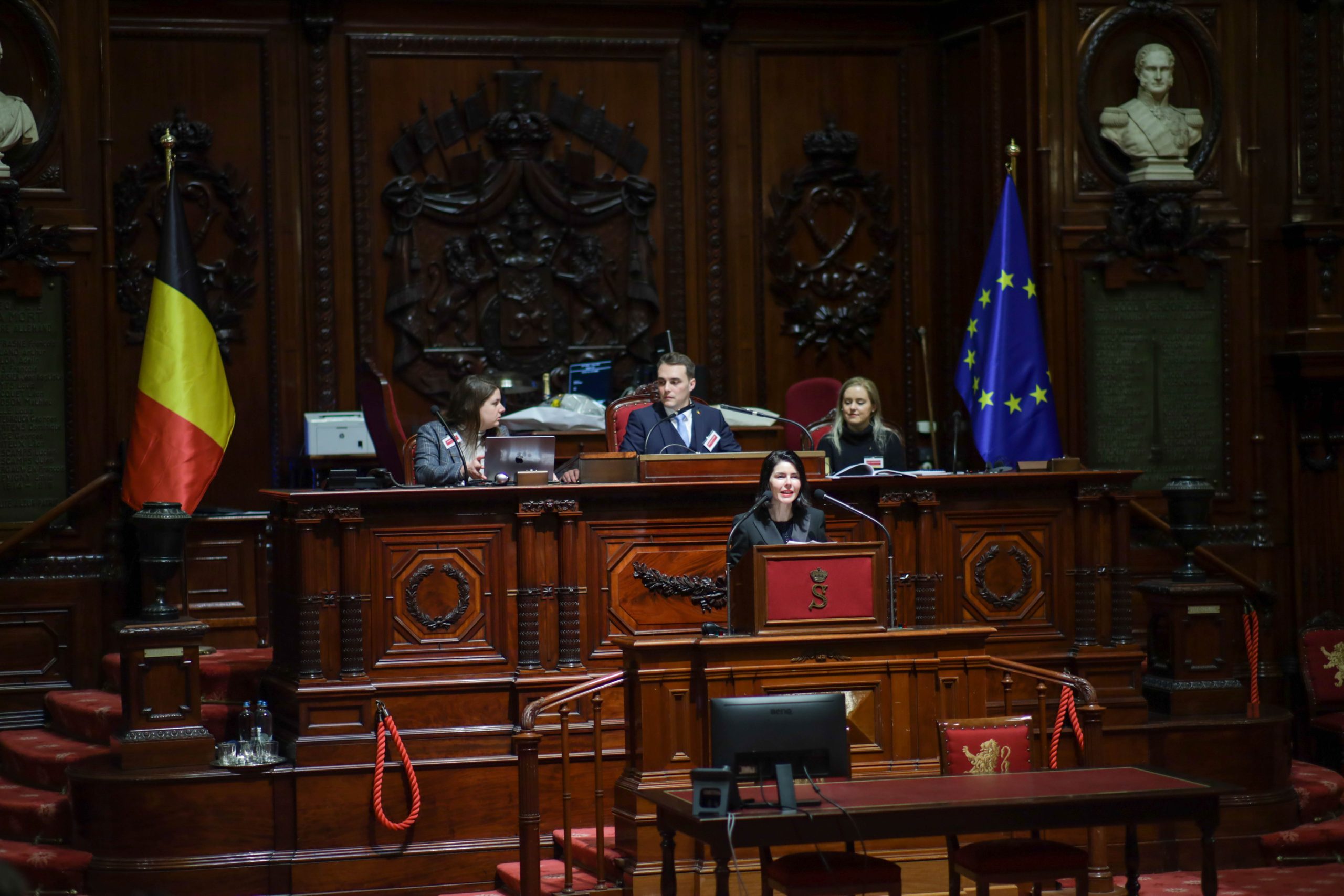 Une semaine riche en débats : le Jeugd Parlement Jeunesse fête son ...